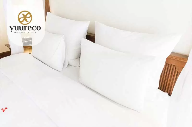 7 Rekomendasi Merek Bantal Guling Terbaik Tahun 2025